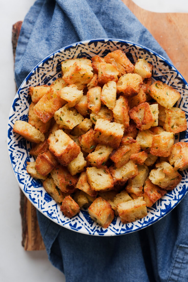 Air Fryer Croutons (4 easy steps!)